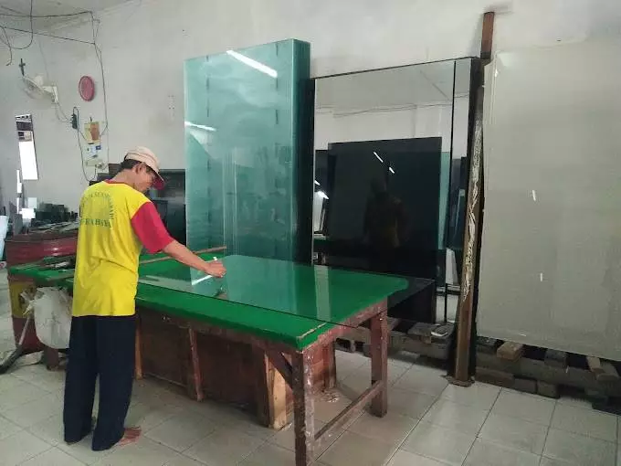 Toko Kaca Mulia Sejati